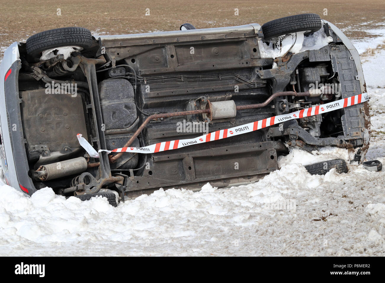 Car crash snow hi-res stock photography and images - Alamy
