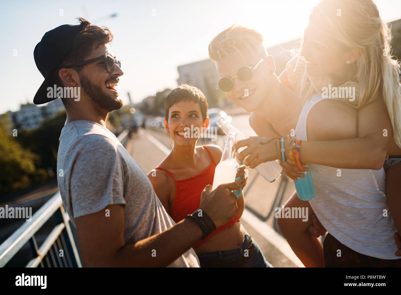 Happy smiling teenage group hi-res stock photography and images - Alamy