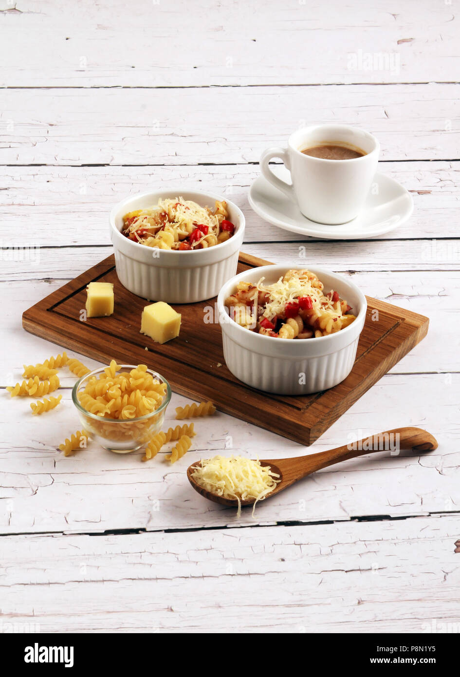 Cheese macaroni topping eating hi-res stock photography and images - Alamy