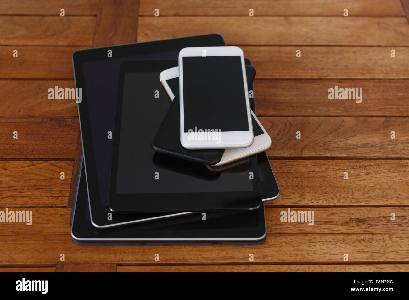 Smart digital technology hi-res stock photography and images - Alamy