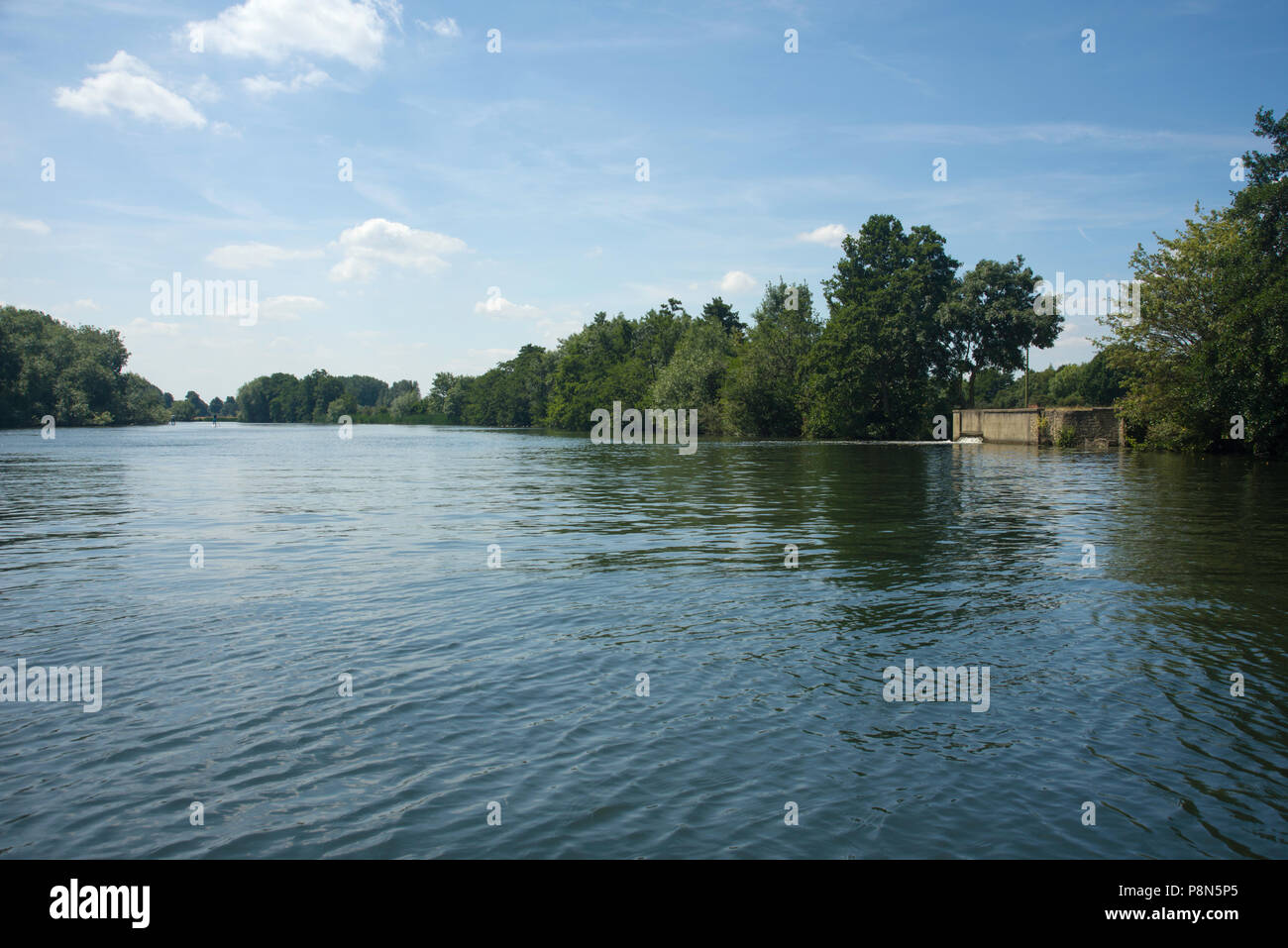 Sewage treatment plant thames water hi-res stock photography and images ...