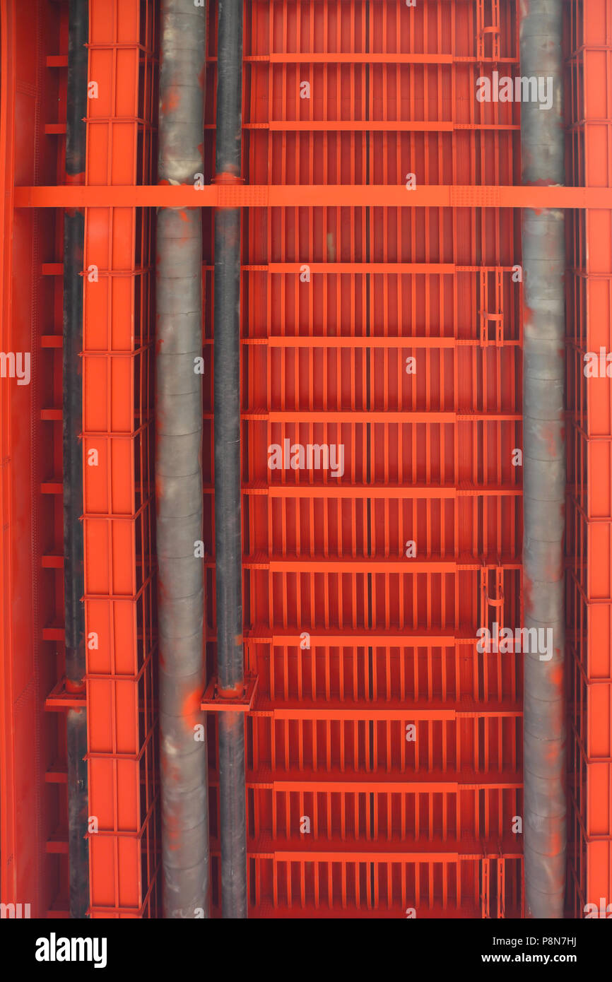 Bridge utility hi-res stock photography and images - Alamy