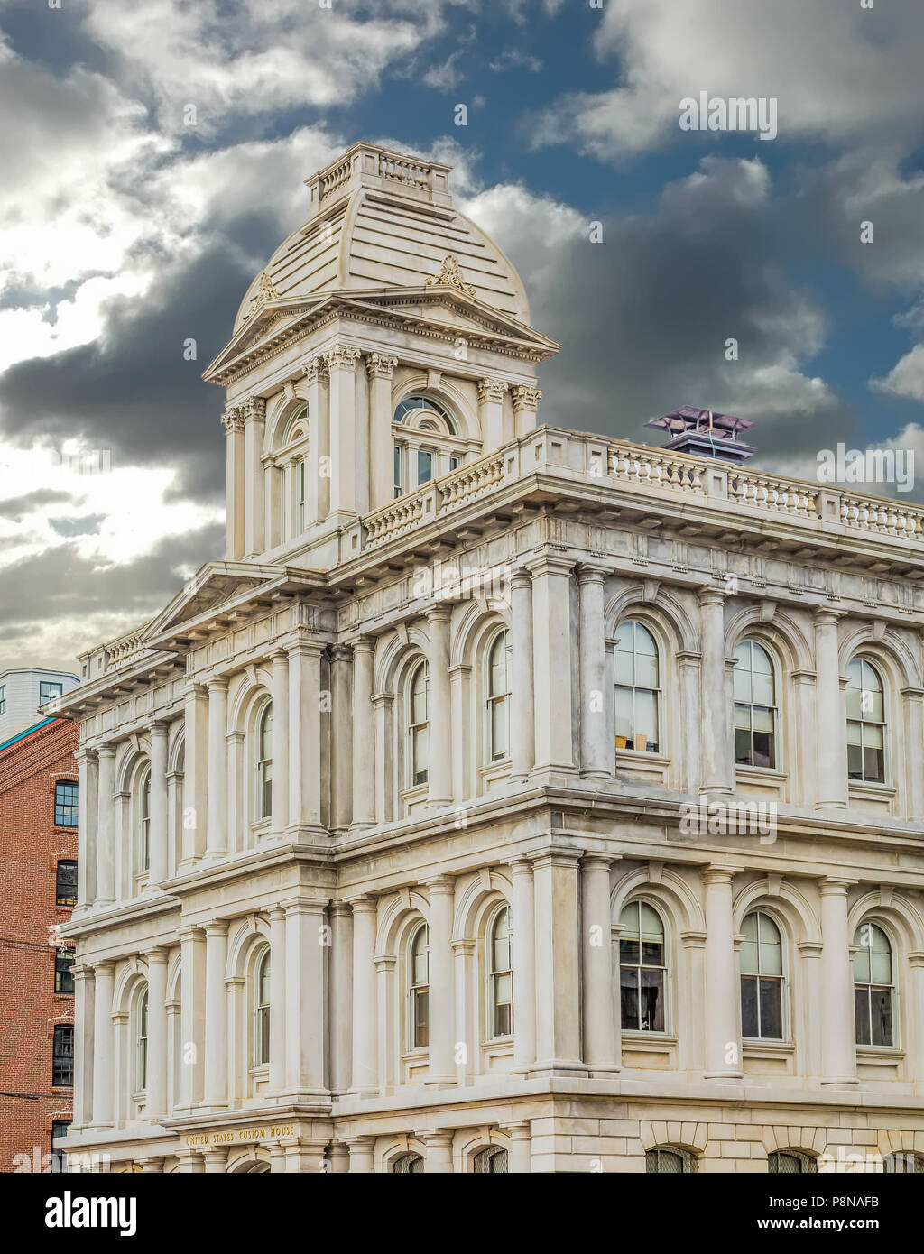 Old stone government building hi-res stock photography and images - Alamy