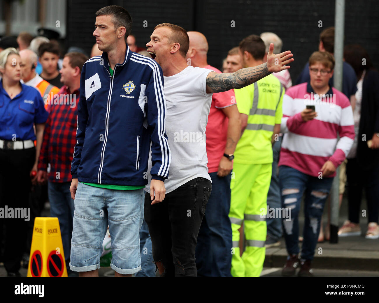 12 july parade derry hi-res stock photography and images - Alamy