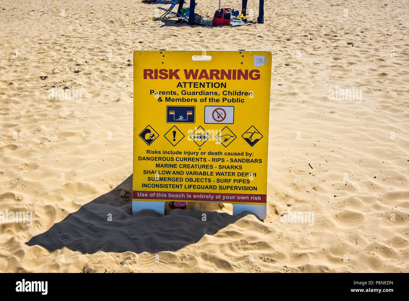 Australia jellyfish warning sign hi-res stock photography and images ...