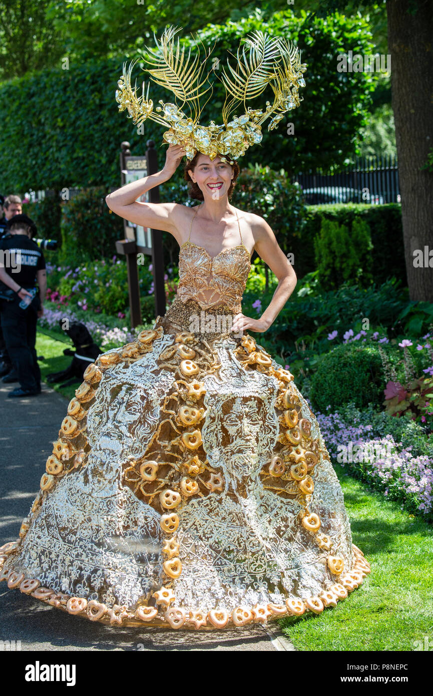 At the ladies day meeting at royal ascot hi-res stock photography and ...