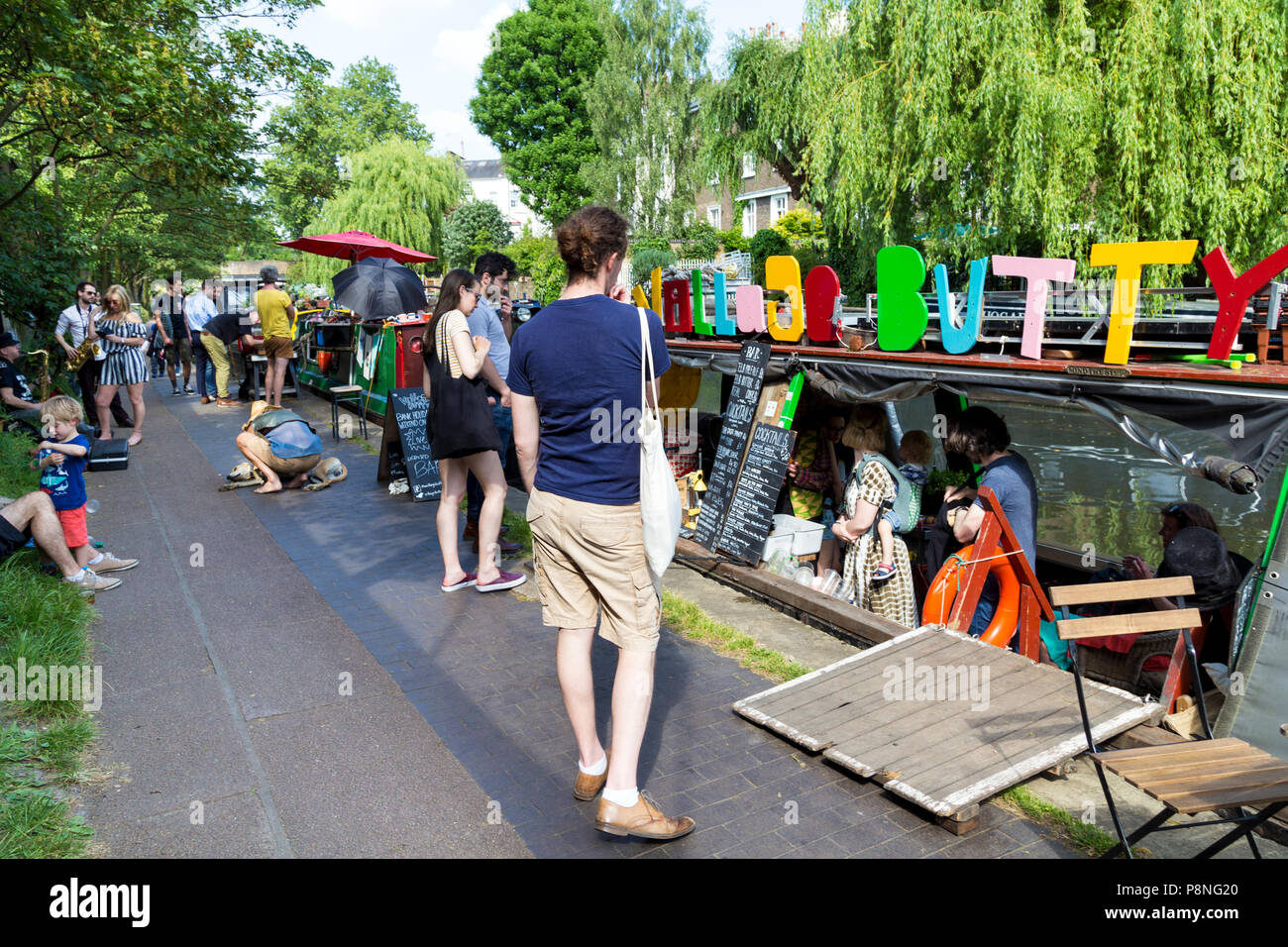 A barge bar at the floating market, Regents Canal, London, UK Stock ...
