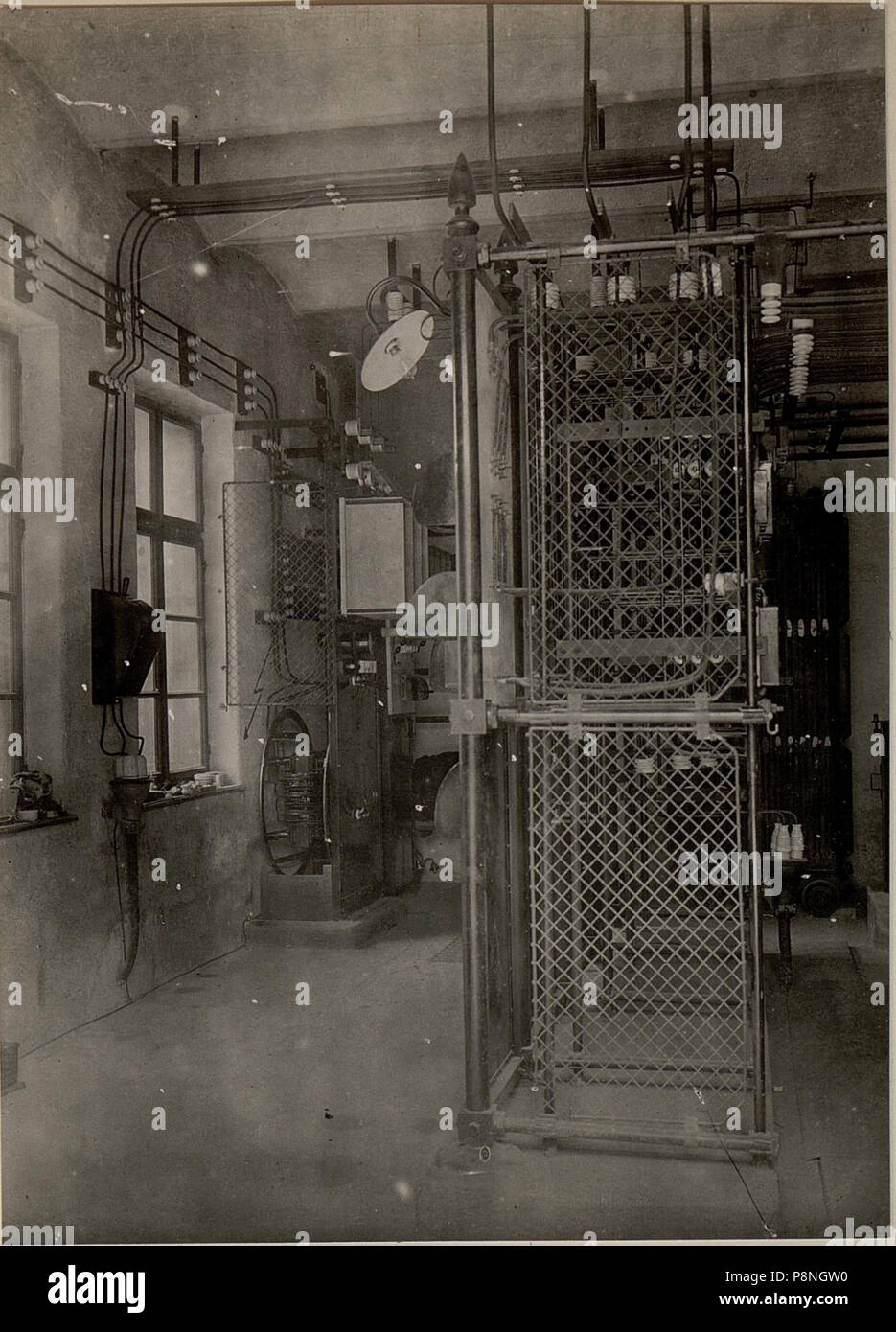 . 50 Barackenlager in Raibl elektrisch beleuchtet. Aufgenommen am 16 ...