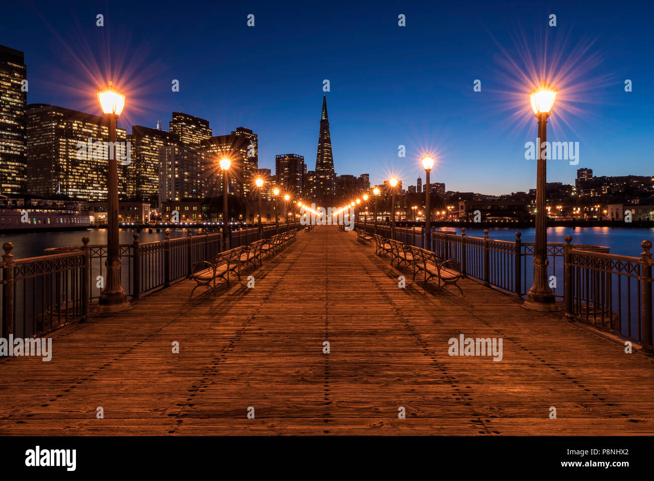 Pier 7 hi-res stock photography and images - Alamy