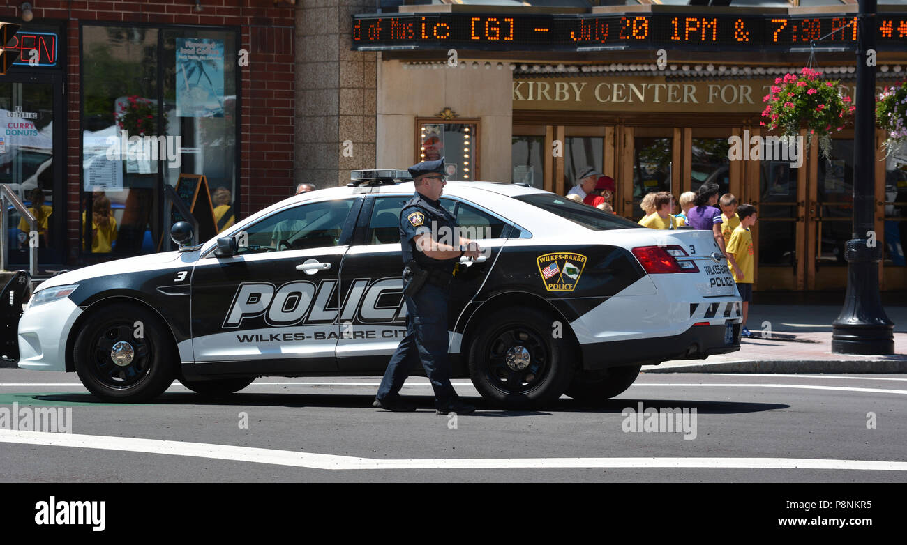 Police food control hi-res stock photography and images - Alamy
