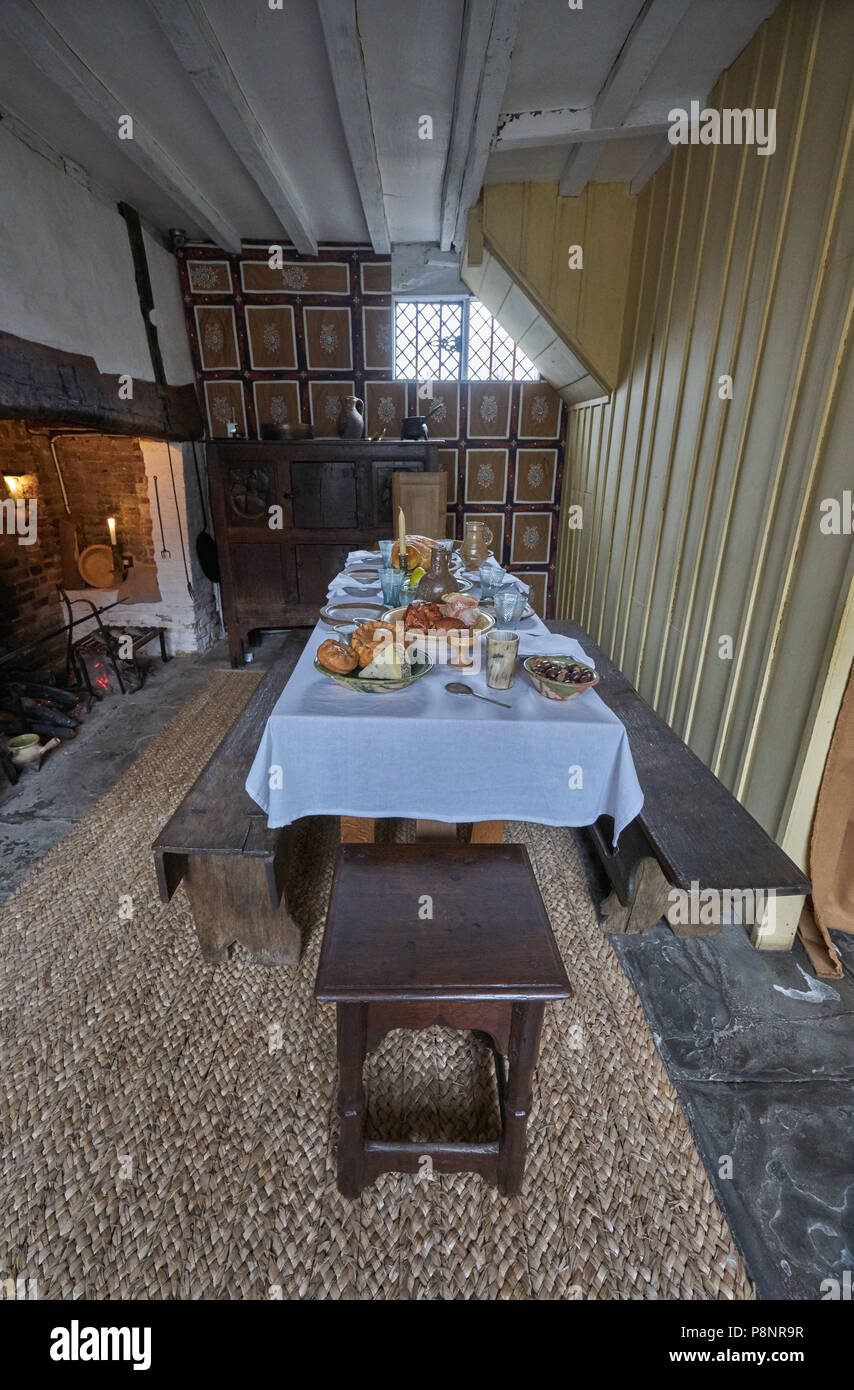 Tudor dining table hi-res stock photography and images - Alamy
