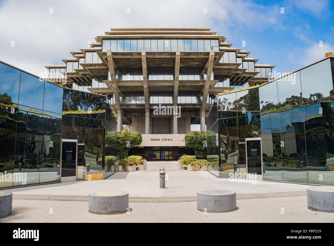 Geisel library architecture hi-res stock photography and images - Alamy
