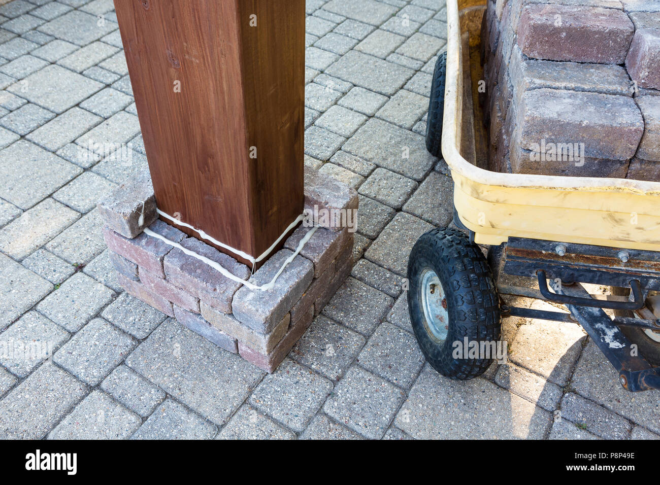 Installing bricks hi-res stock photography and images - Alamy