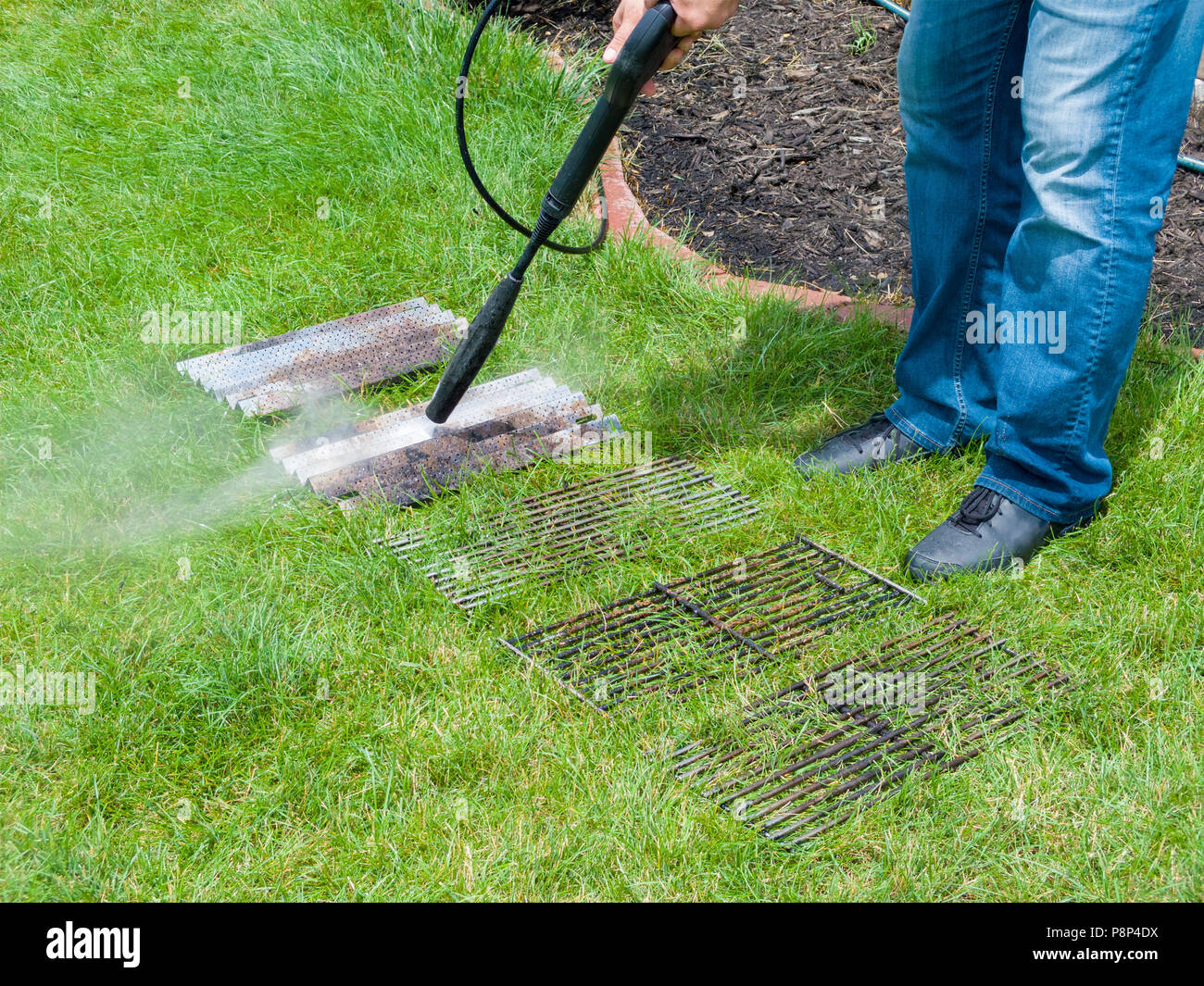 Using grill hi-res stock photography and images - Alamy