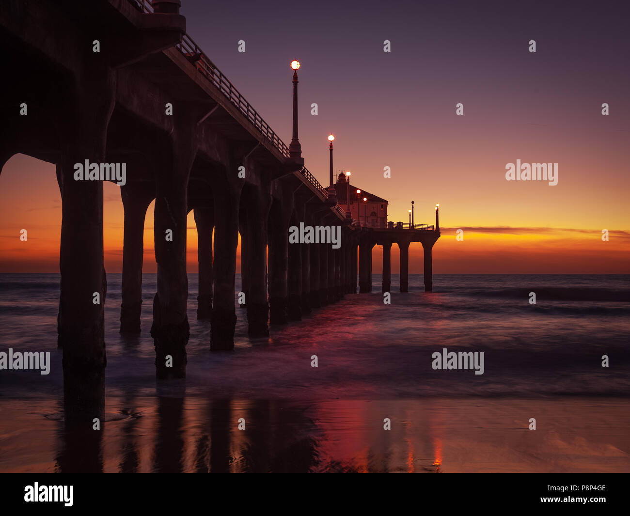 Manhattan beach pier hi-res stock photography and images - Alamy