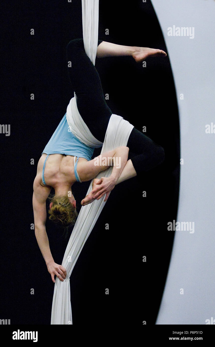 Aerial Silks High Resolution Stock Photography and Images - Alamy