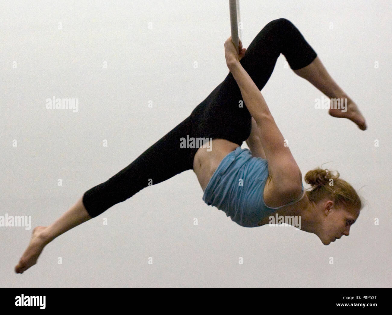 Acrobatics aerial hi-res stock photography and images - Alamy
