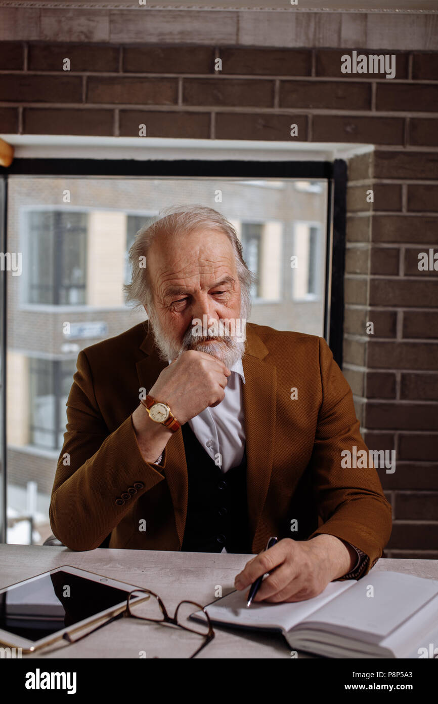 Old man writing a letter hi-res stock photography and images - Alamy