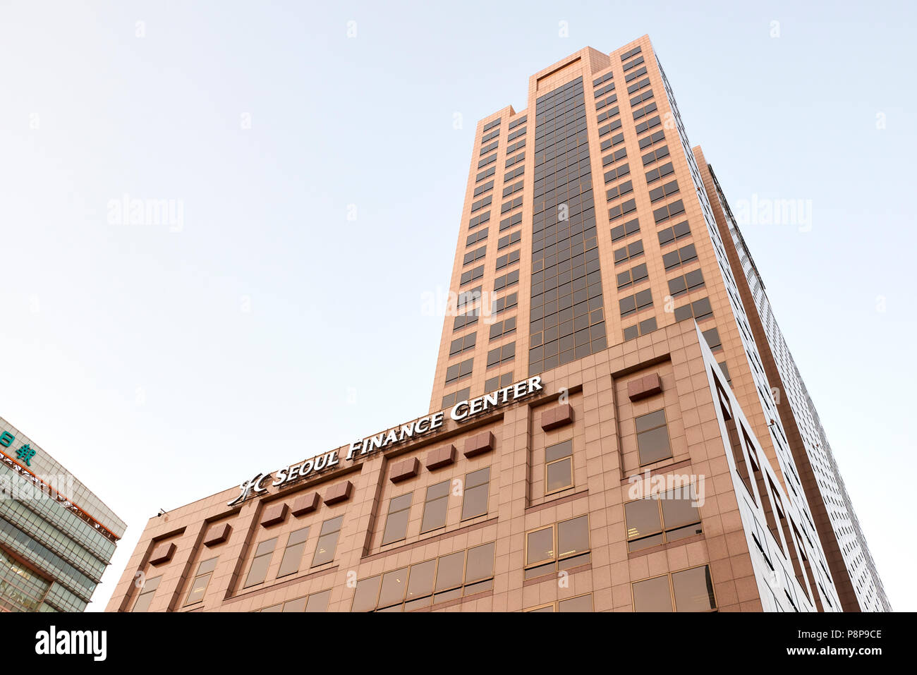 Seoul finance center building seoul hi-res stock photography and images ...