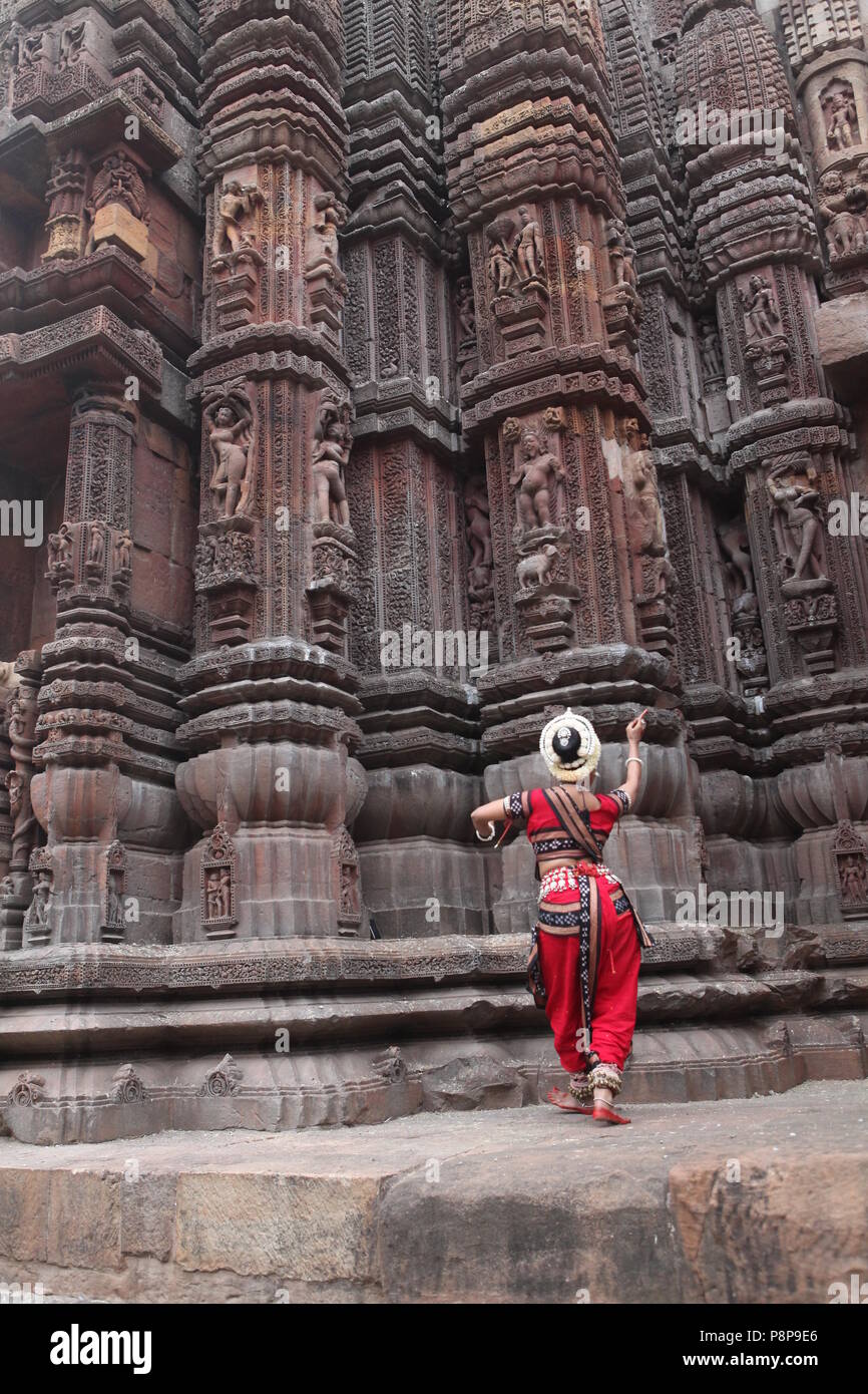 odissi is one of the eight classical dance forms of india,from the ...