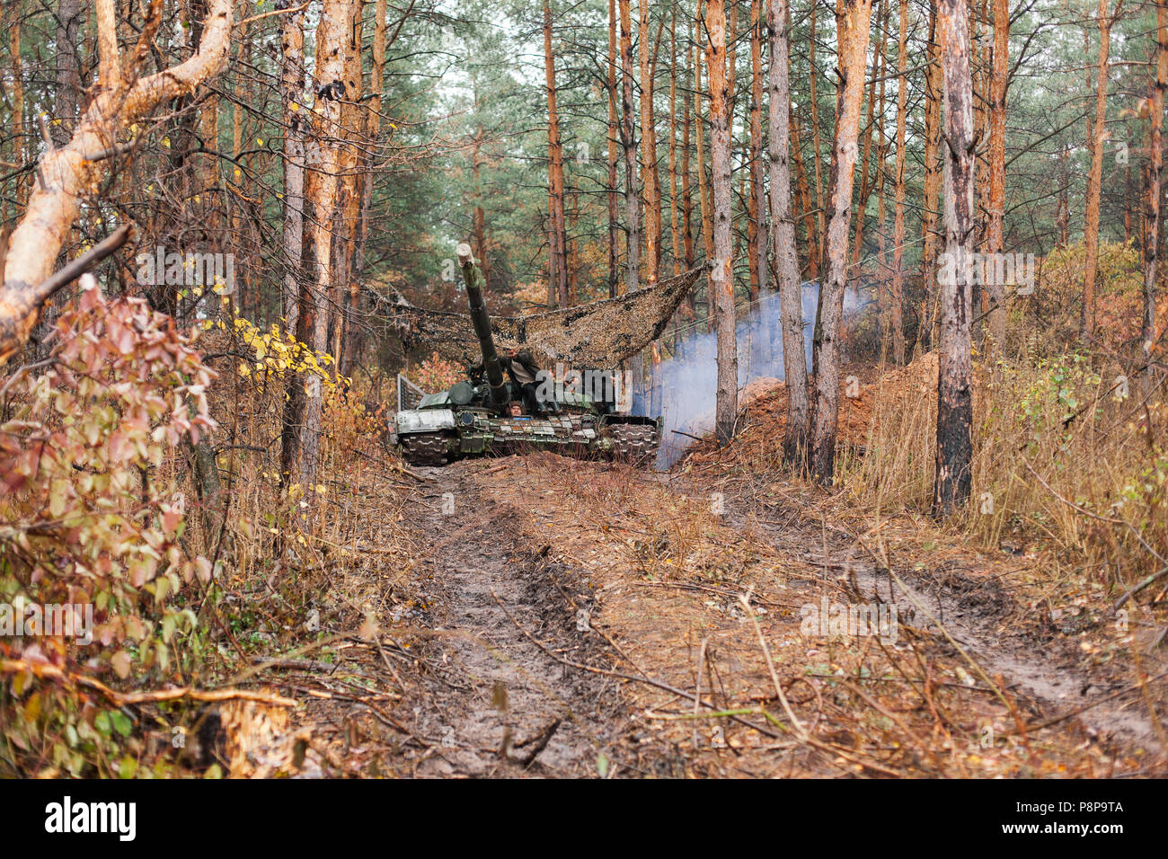 Ukraine conflict tanks hi-res stock photography and images - Alamy