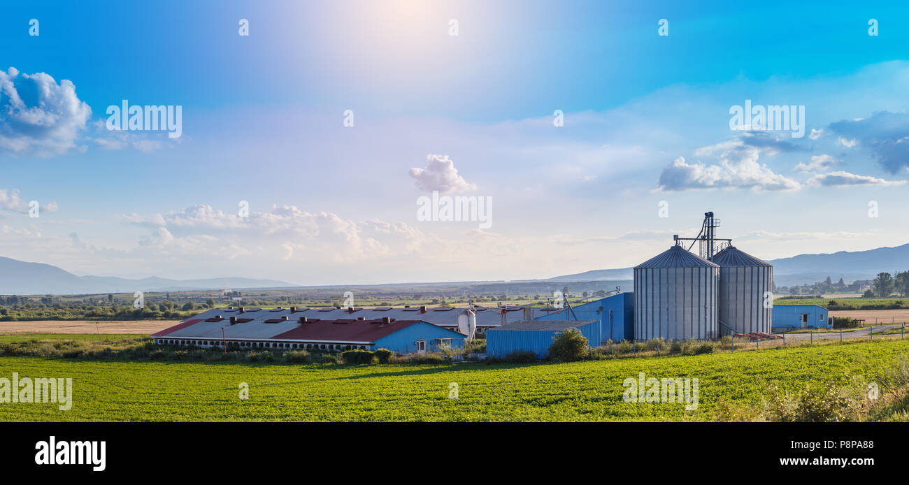 Hopper farm hi-res stock photography and images - Alamy
