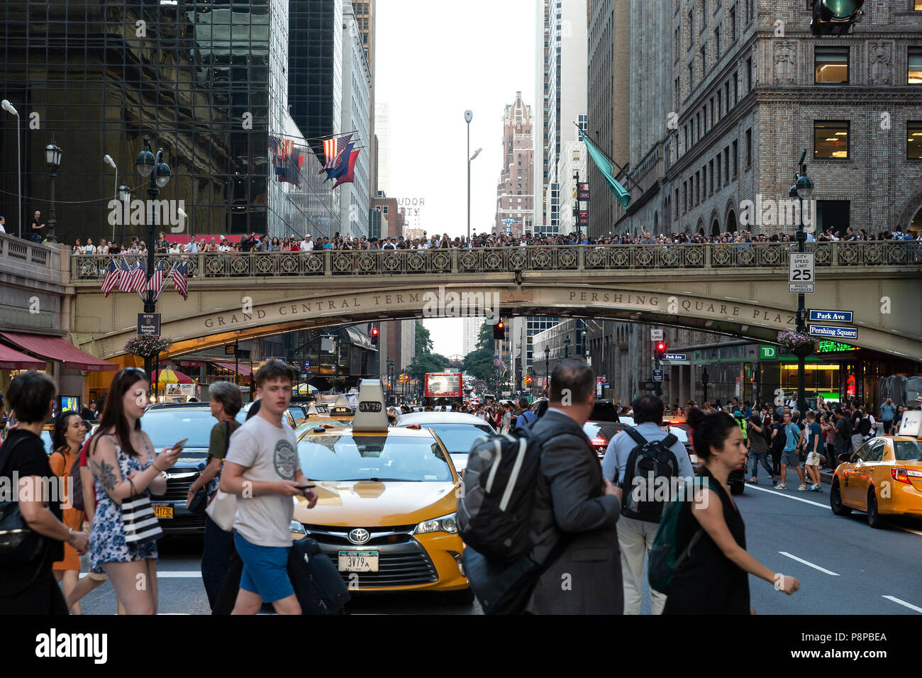 East west alignment hi-res stock photography and images - Alamy
