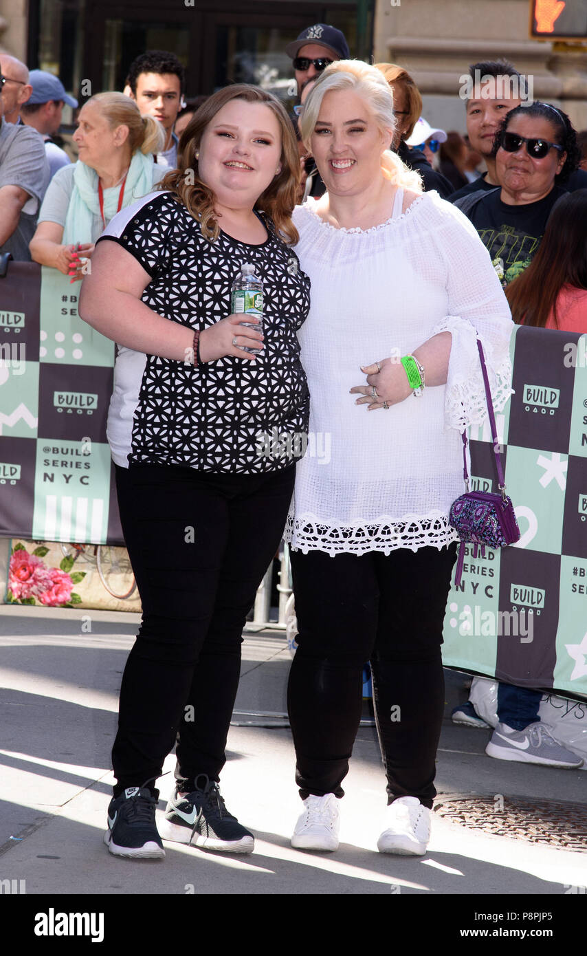 Honey Boo Boo and Mama June Sighting Featuring: Honey Boo Boo, Mama ...