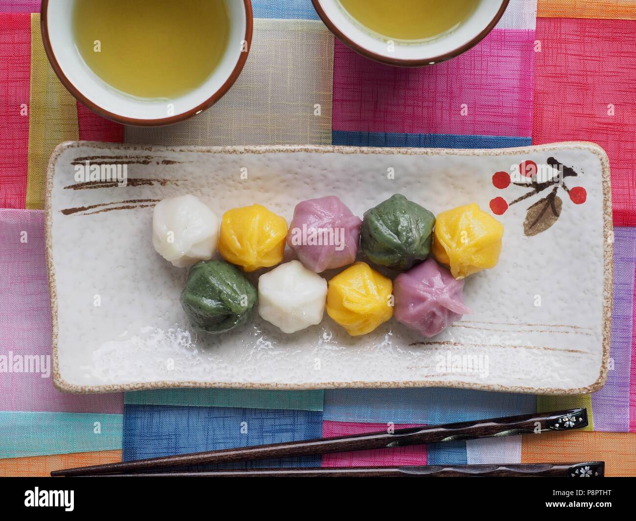 Korean food Songpyeon, Honey-filled Rice Cake Stock Photo - Alamy