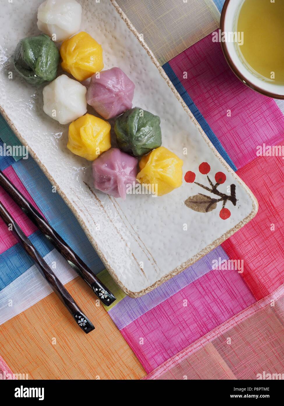 Korean food Songpyeon, Honey-filled Rice Cake Stock Photo - Alamy