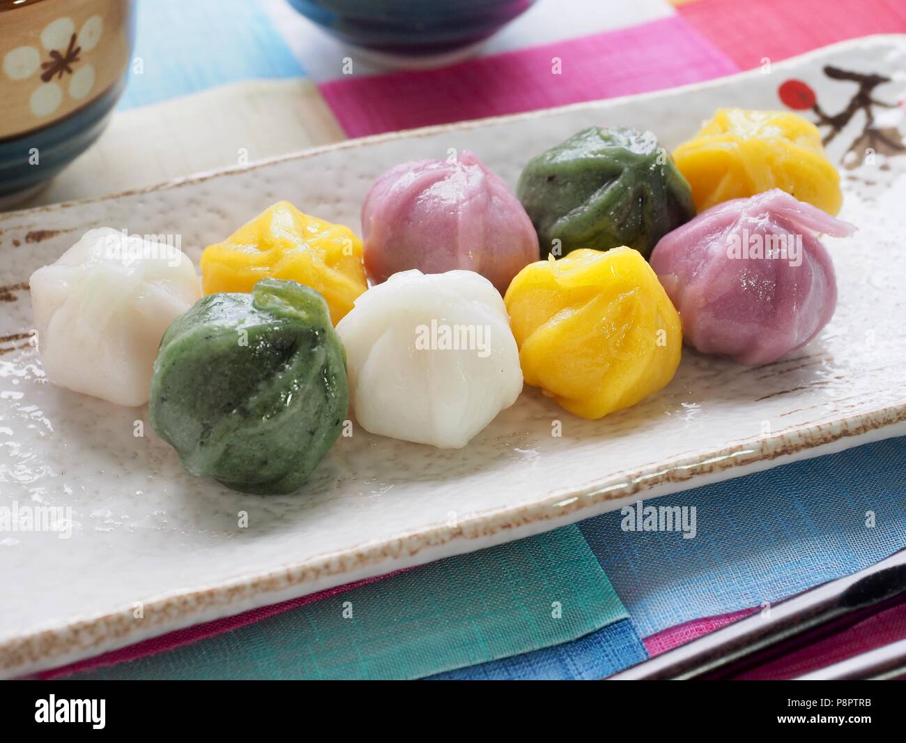 Korean food Songpyeon, Honey-filled Rice Cake Stock Photo - Alamy