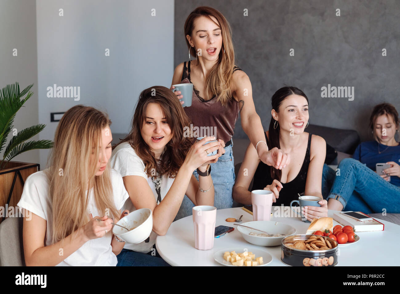 Group girls house party hi-res stock photography and images - Alamy