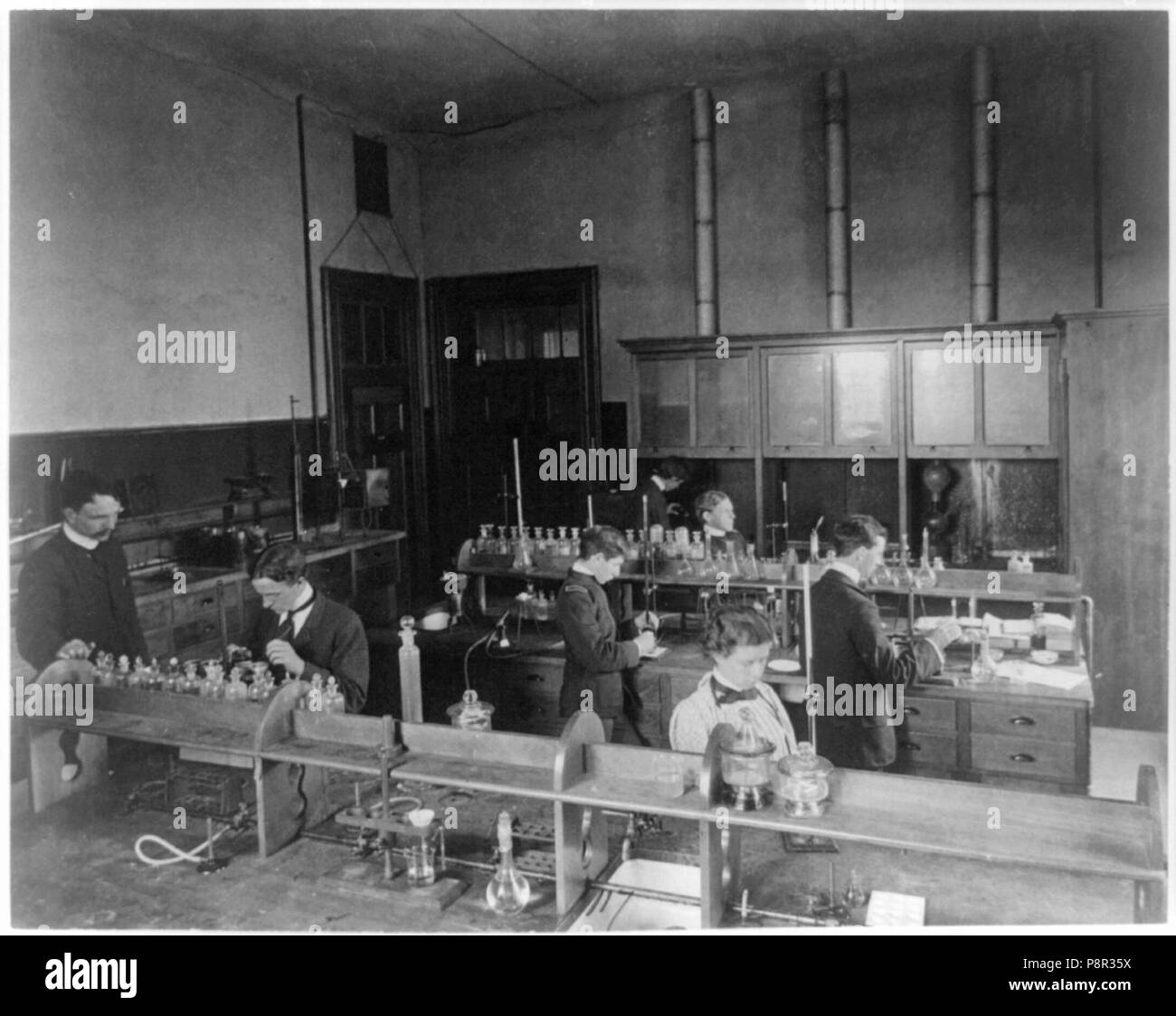 Vintage chemistry lab Black and White Stock Photos & Images - Alamy