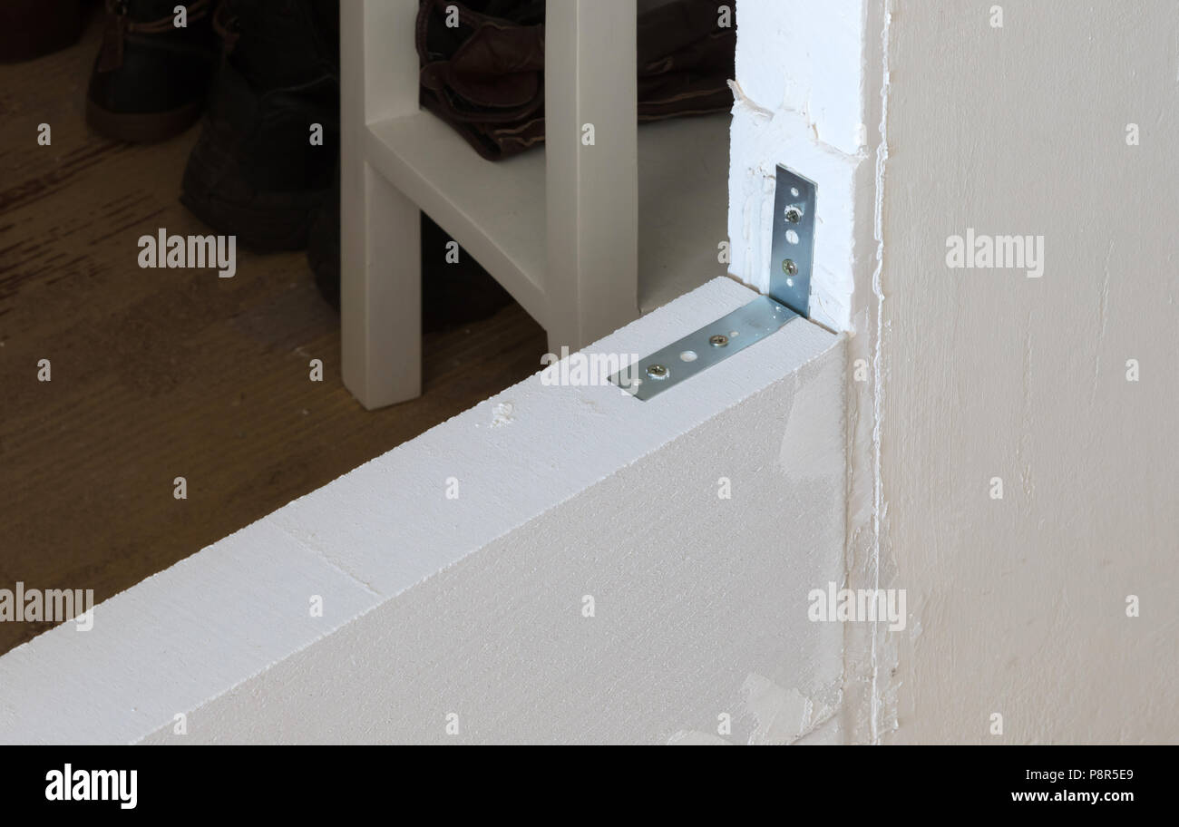 Building a small wall with lightweight concrete blocks - Do it yourself ...