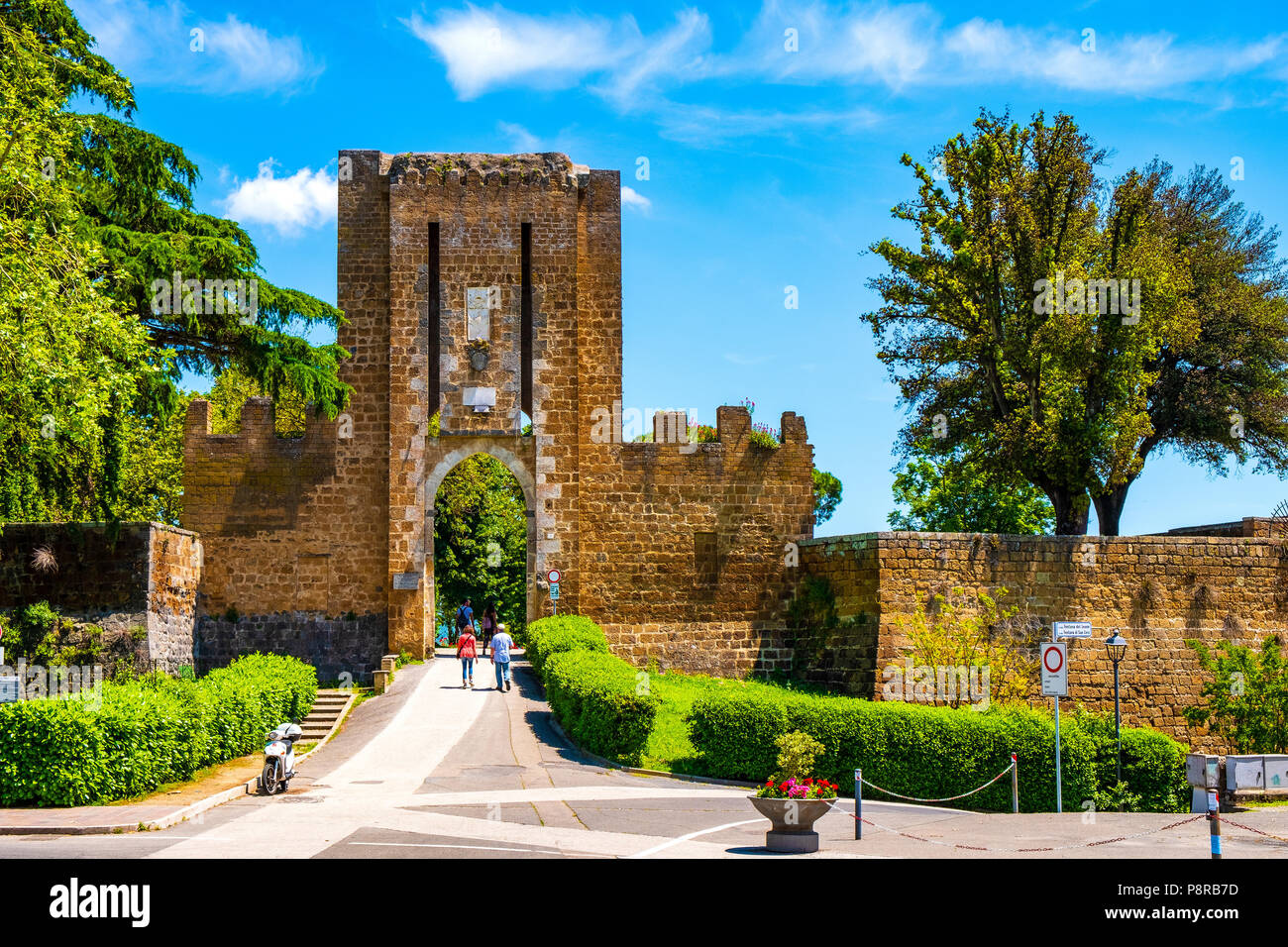 Orvieto medieval city walls and gate hi-res stock photography and ...