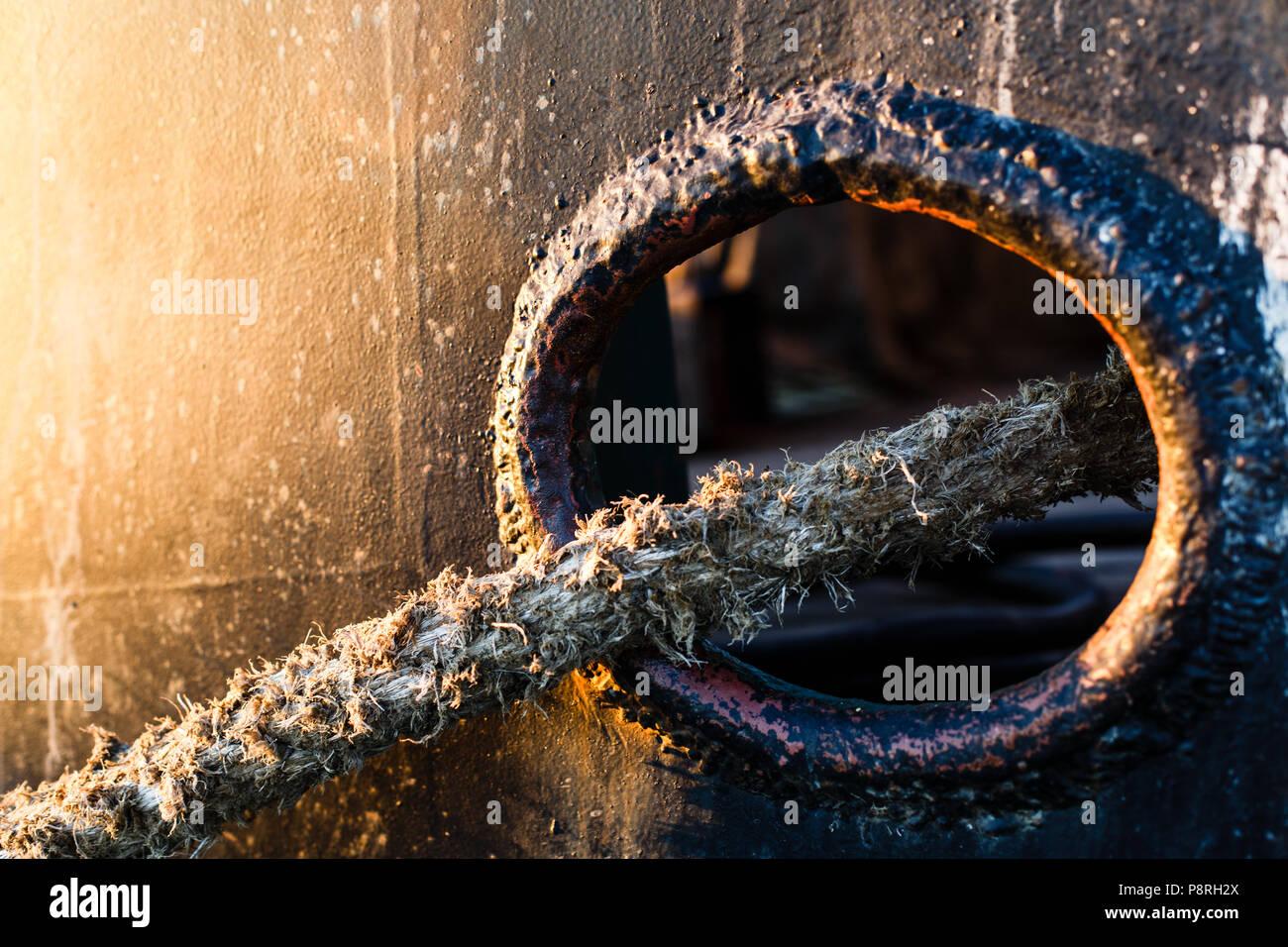 Old ropes rust on old ship. Rope sling Stock Photo - Alamy