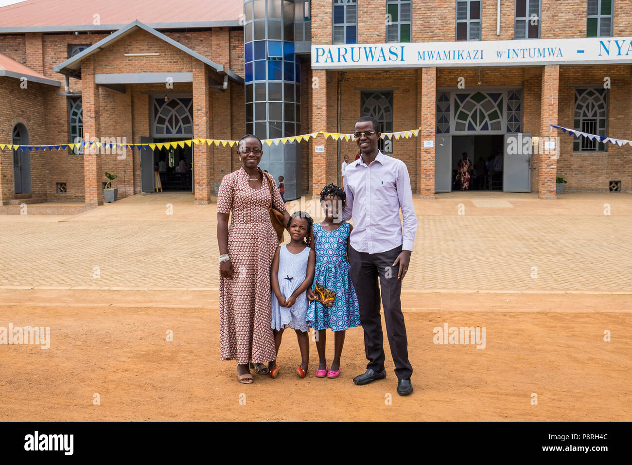 Rwanda family hi-res stock photography and images - Alamy