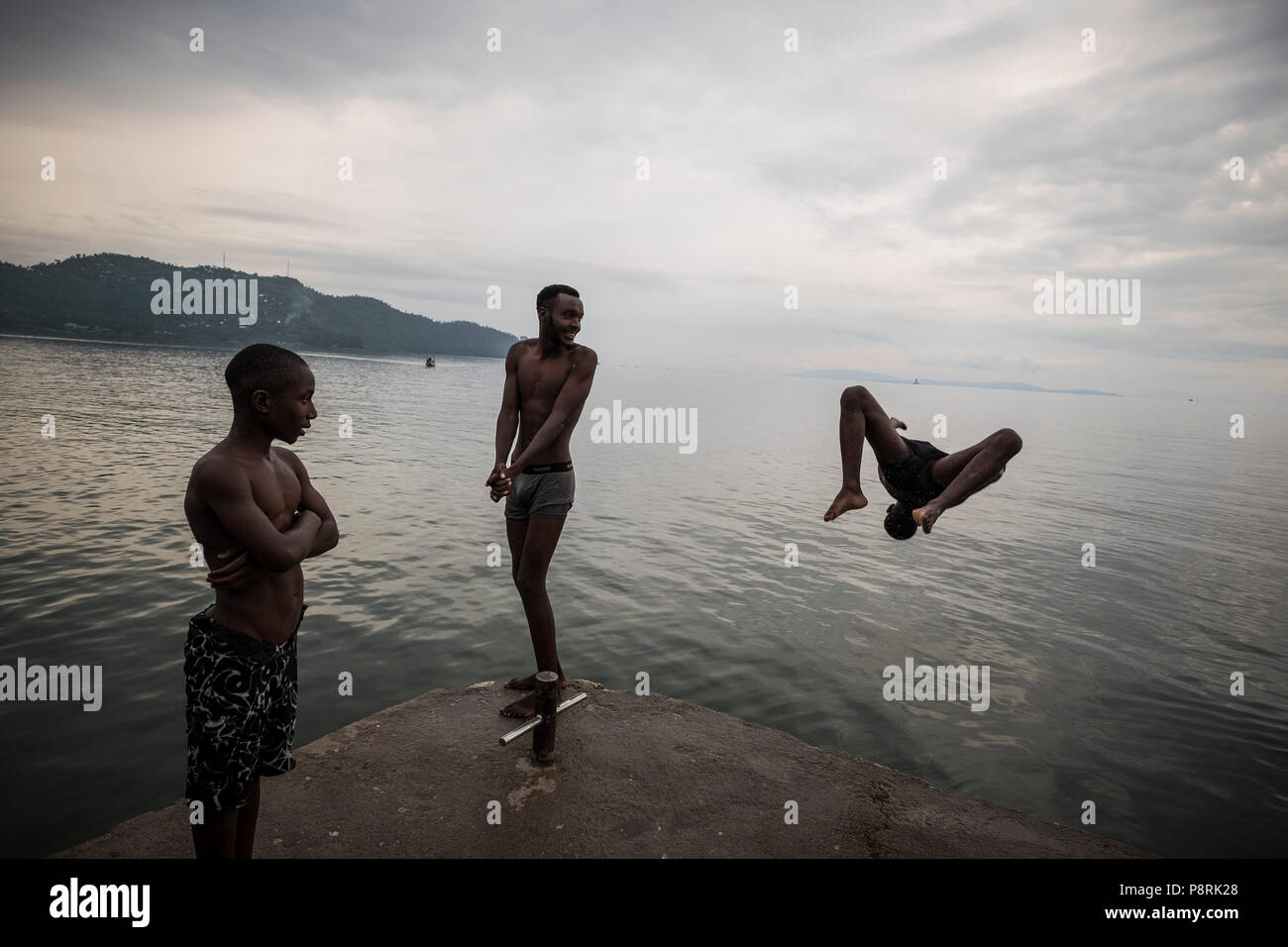 Men rwanda rwandan hi-res stock photography and images - Alamy