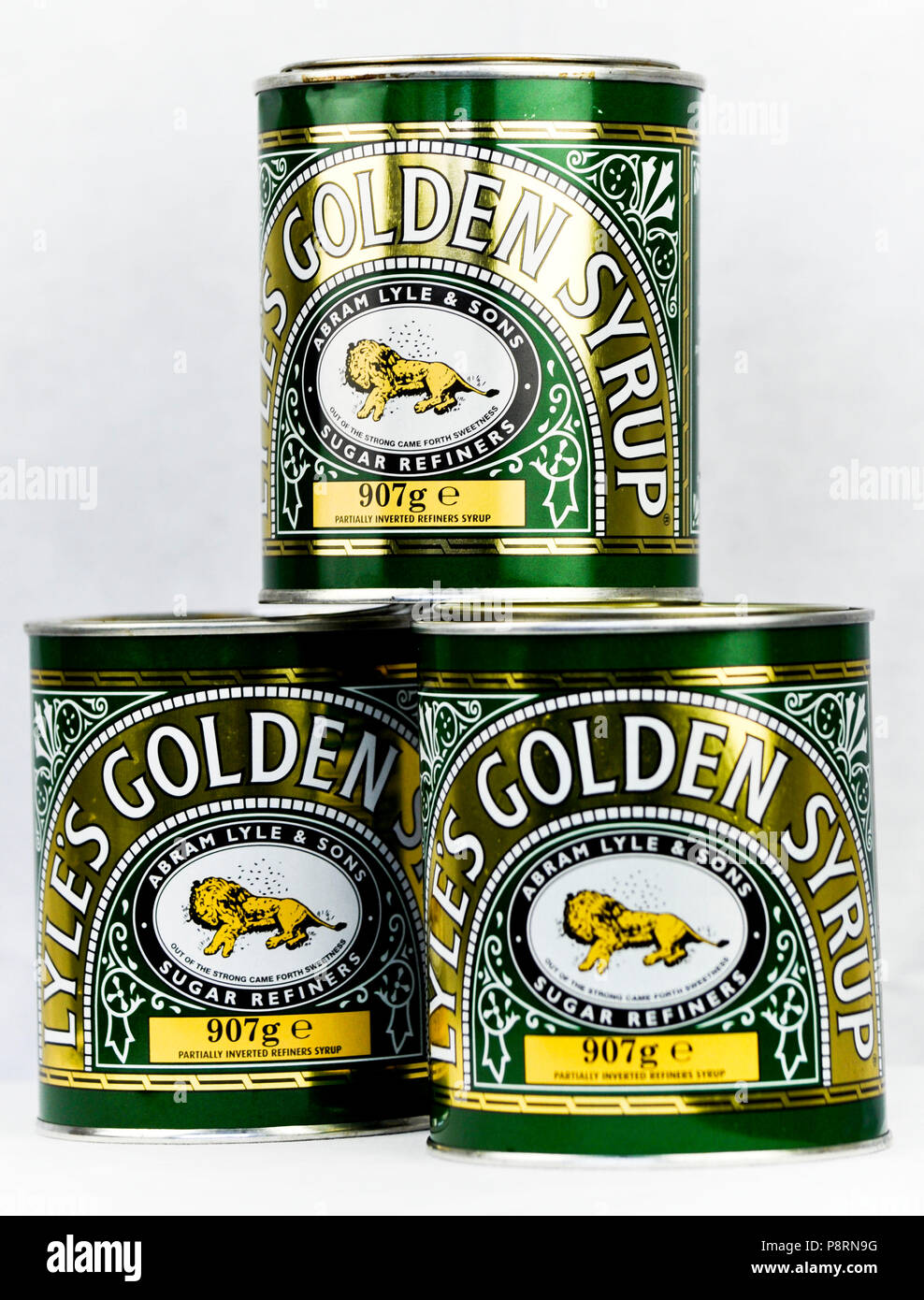 Green golden syrup tins hi-res stock photography and images - Alamy