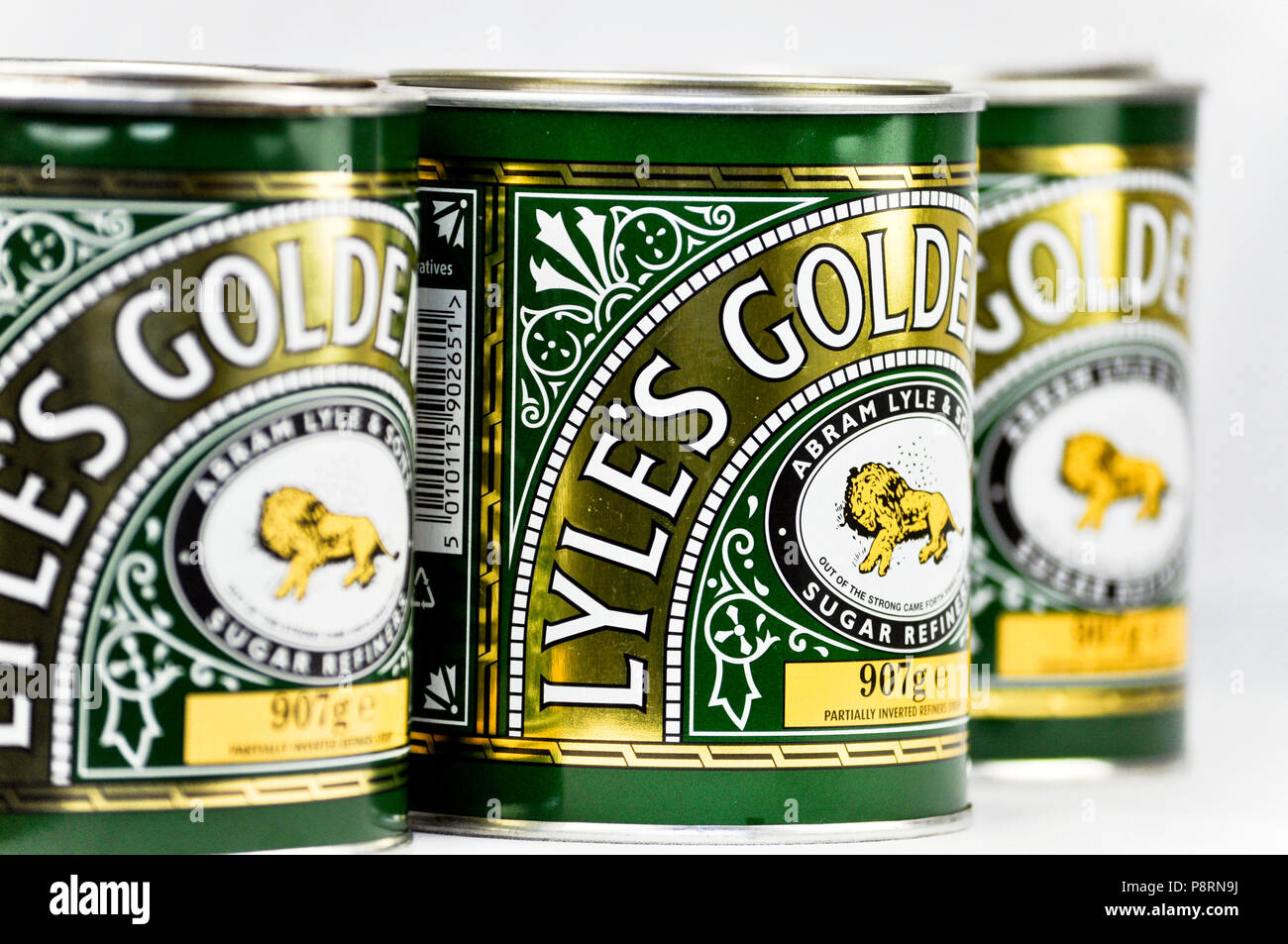 Green golden syrup tins hi-res stock photography and images - Alamy