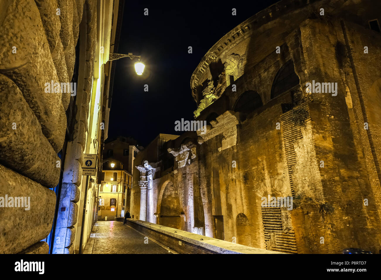 Back of the pantheon hi-res stock photography and images - Alamy