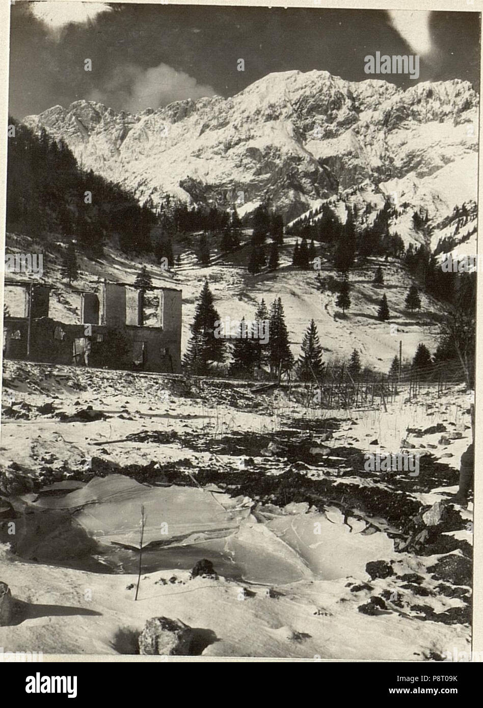 28 cm hi-res stock photography and images - Alamy