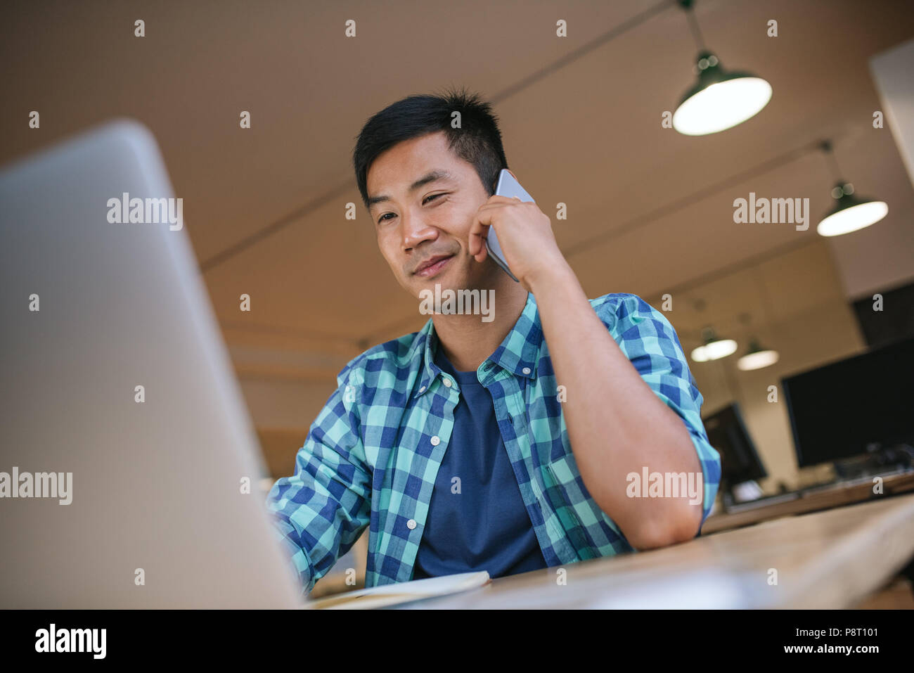 Asian client hi-res stock photography and images - Alamy