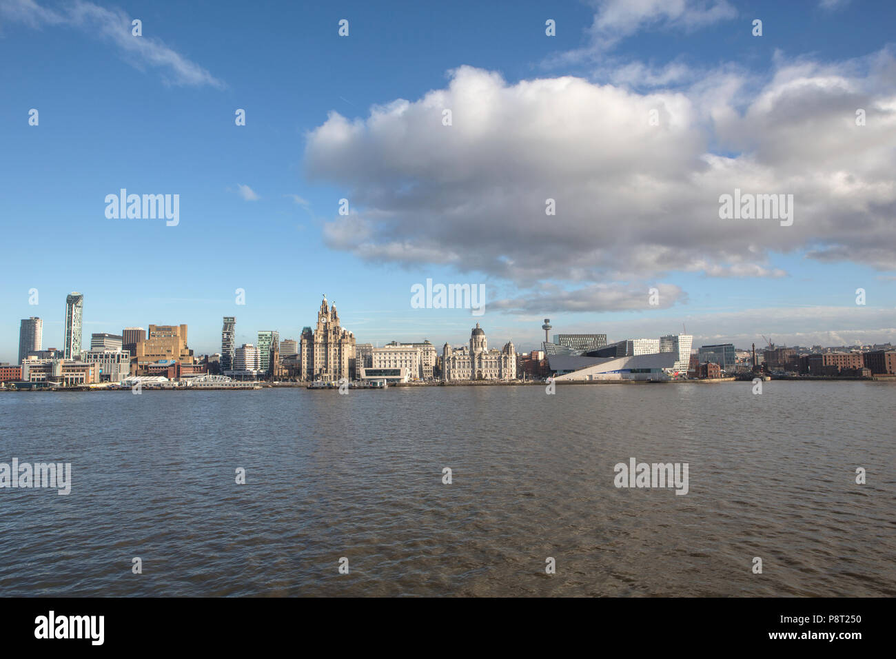 Liverpool seafront hi-res stock photography and images - Alamy