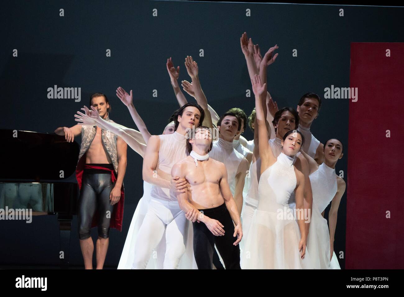 Aleix Martinez (c) and the Hamburg-Ballet Ensemble on June 22nd, 2018 ...