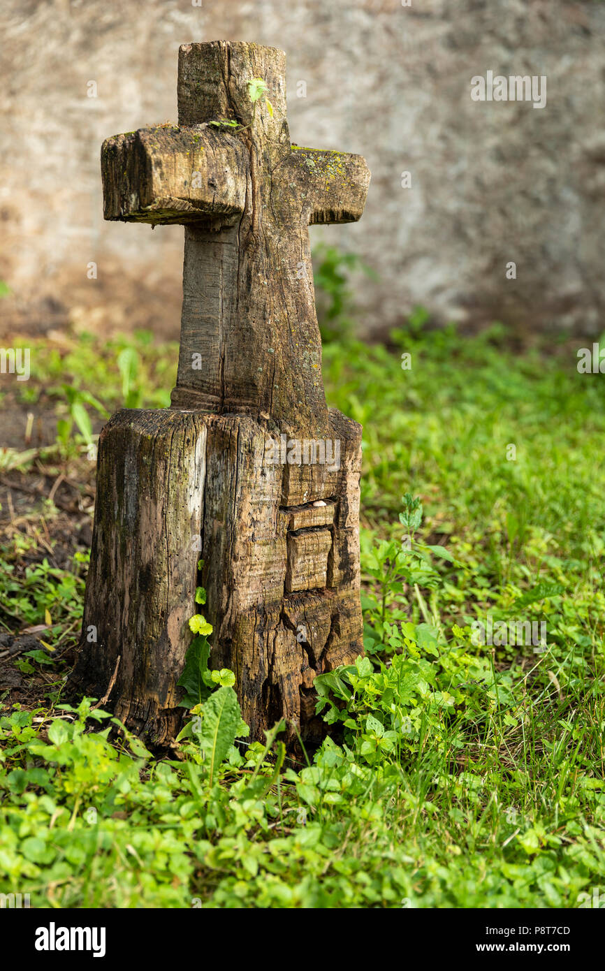 Wooden cross grave marker hi-res stock photography and images - Alamy