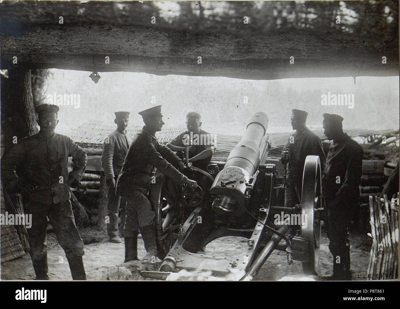 German howitzers in firing position hi-res stock photography and images ...