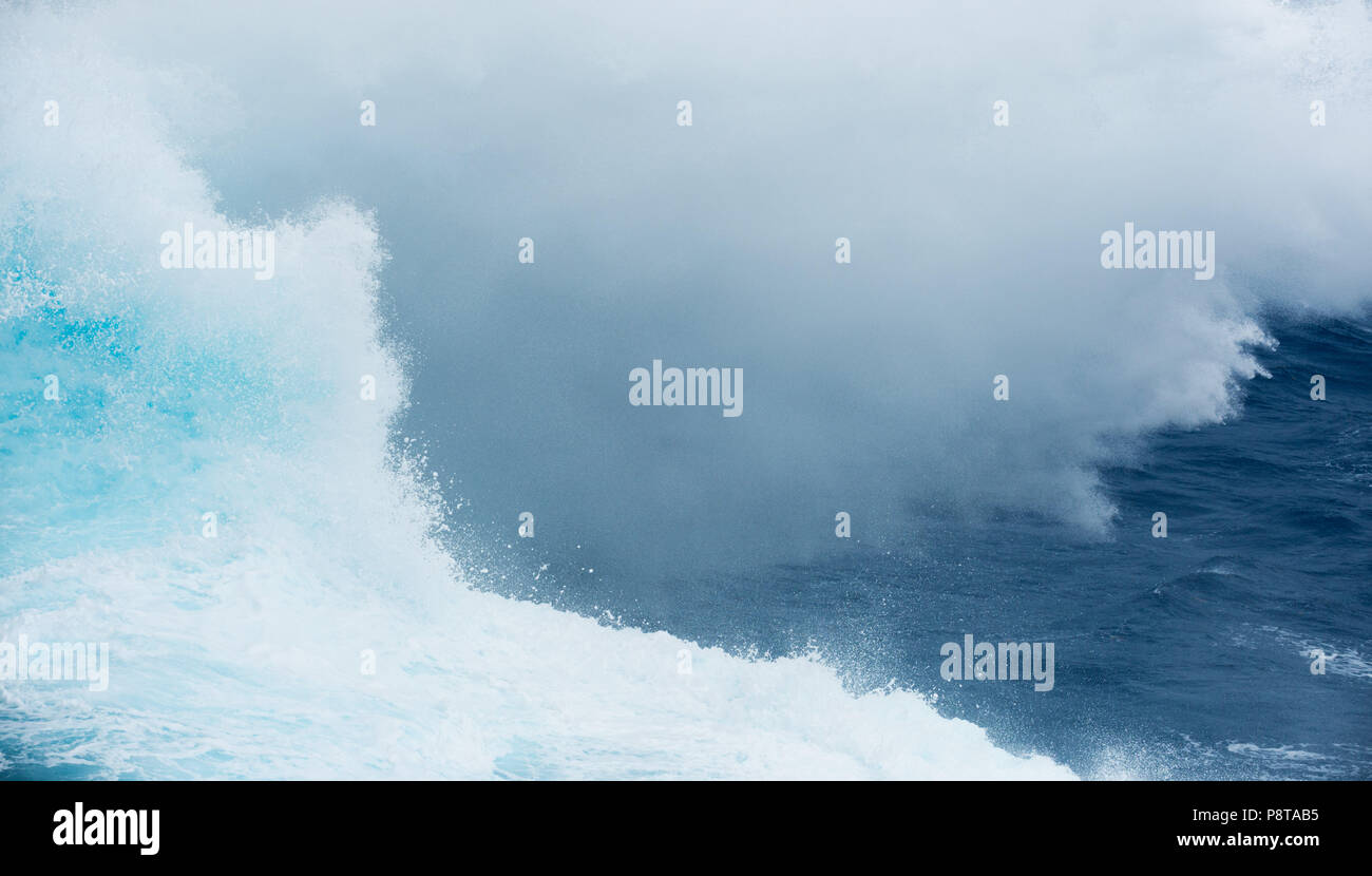 Seaspray hi-res stock photography and images - Alamy