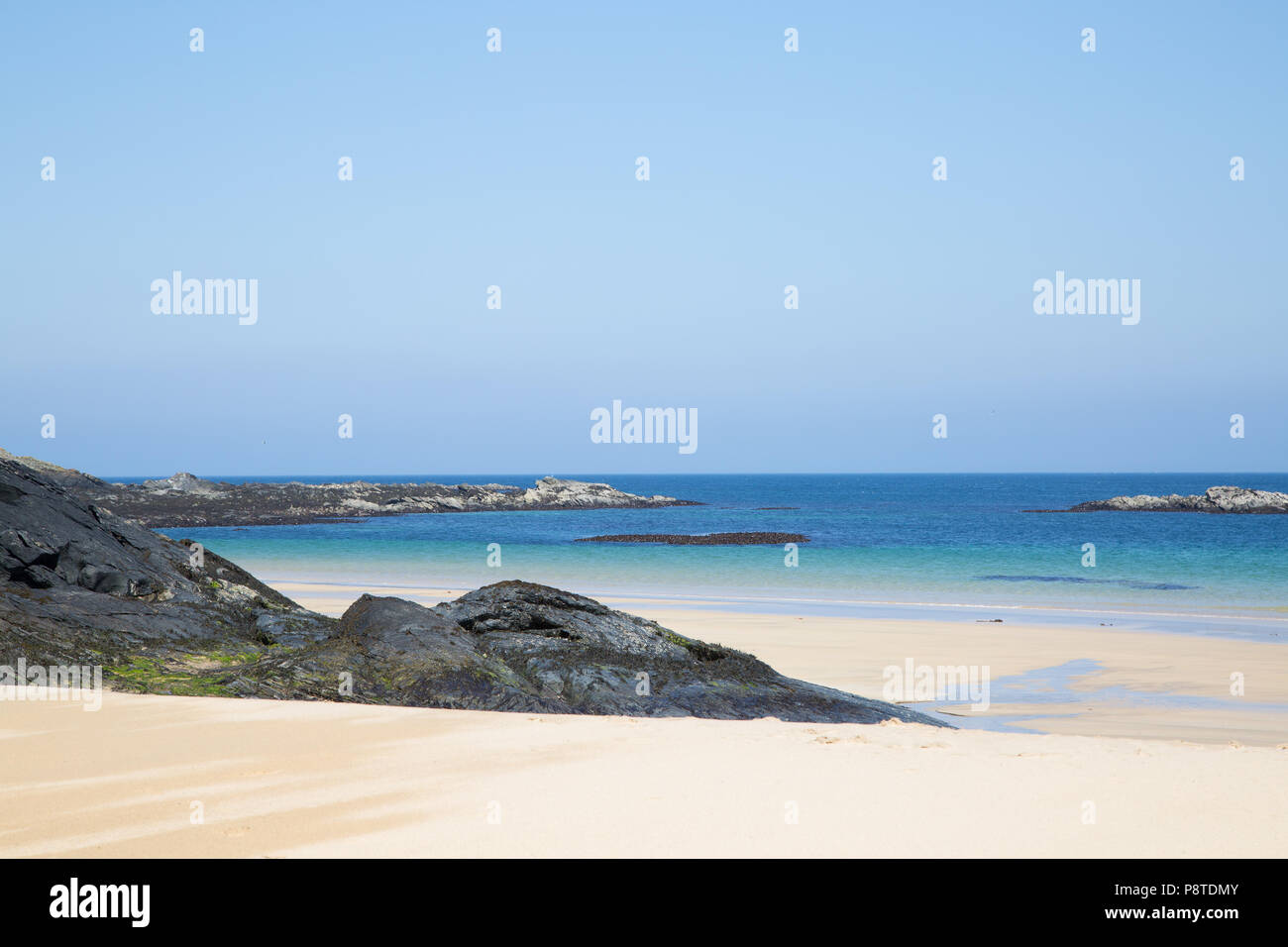 Beautiful empty sandy beach and blue sea, Colonsay, Argyll and Bute ...