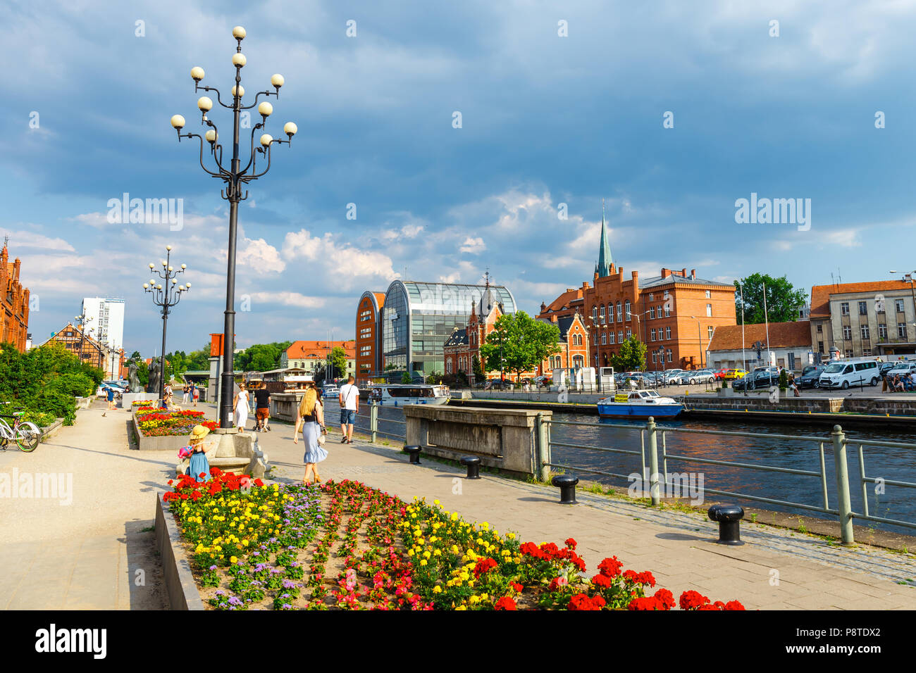 Granary wharf skyline hi-res stock photography and images - Alamy